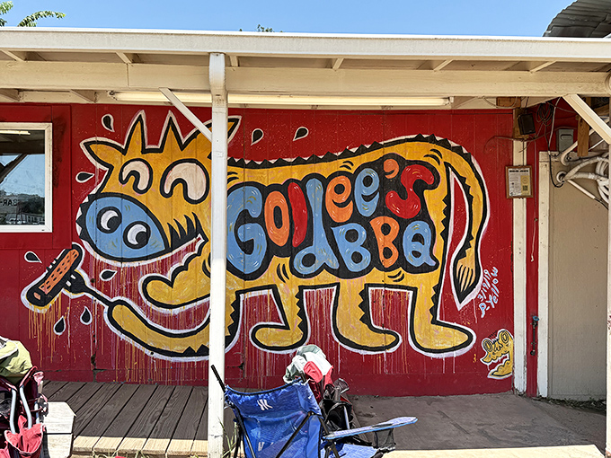 Goldee's playful armadillo mural proves great BBQ doesn't have to come with a side of stuffiness.