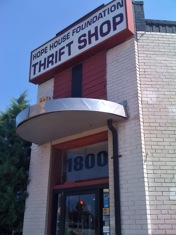 This modern brick building's curved entrance makes quite the sophisticated first impression for thrift store shoppers.
