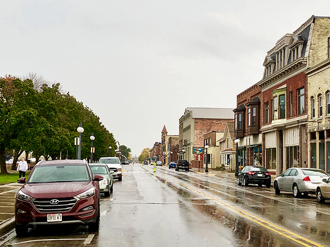 Menominee's colorful downtown buildings reflect both Wisconsin and Michigan influences, creating a border town where your retirement dollars know no boundaries.
