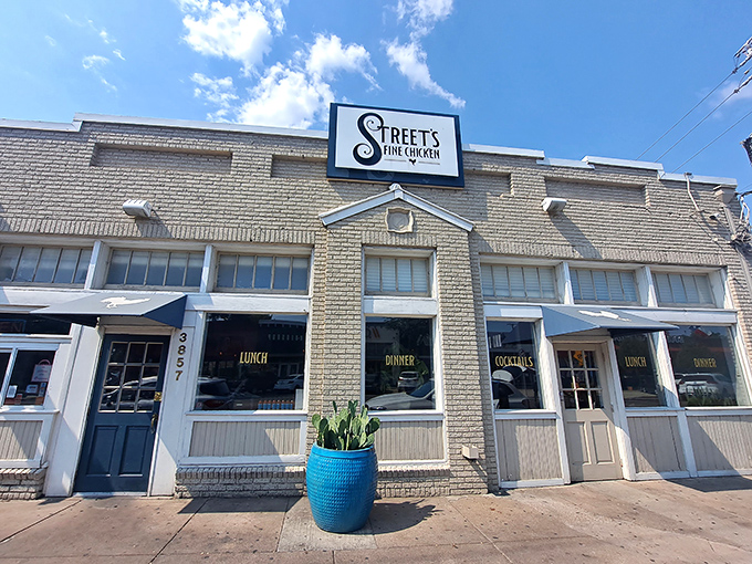 Clean, contemporary styling signals elevated comfort food that doesn't forget its down-home chicken roots.