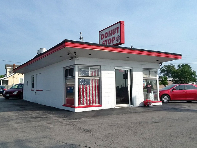 This unassuming shop with its patriotic touch has been serving St. Louis donuts worth saluting for decades.