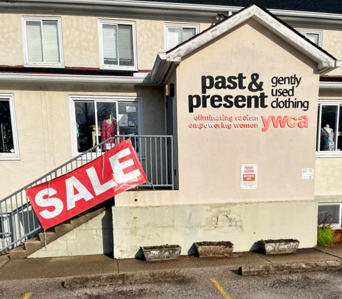 Past & Present's bold "SALE" banner is music to a bargain hunter's ears. Even the building seems to be saying "Come find your style!"