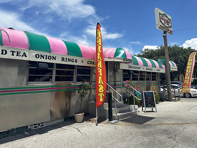 Vintage vibes and curbside service &ndash; some traditions never go out of style, especially thick milkshakes.