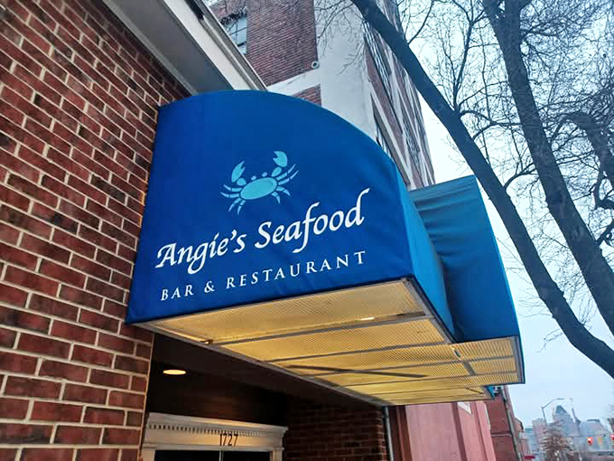 This cozy corner spot proves that great crabhouses don't need fancy facades - just fresh catches and warm hospitality.