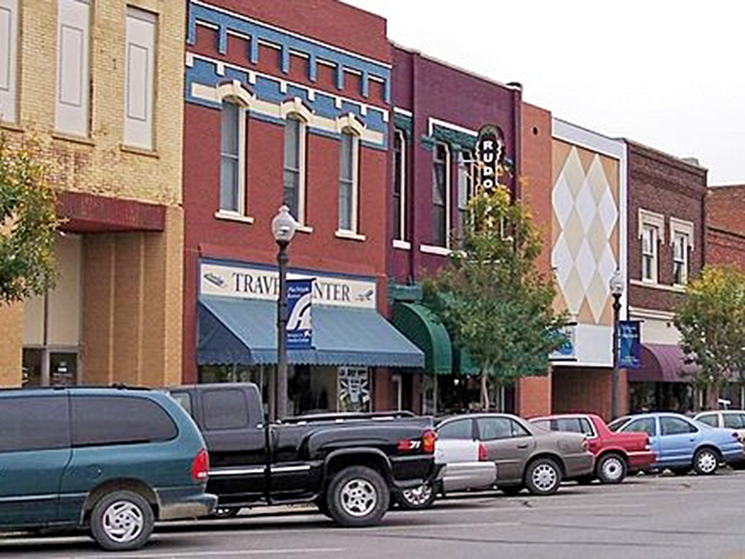 The historic commercial district in Atchison offers architectural eye candy and sweet deals for savvy shoppers.