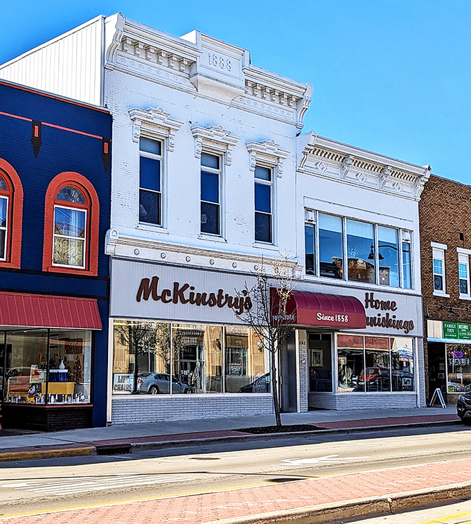 Small-city sophistication with small-town prices - where water towers stand proud over sensible living costs.