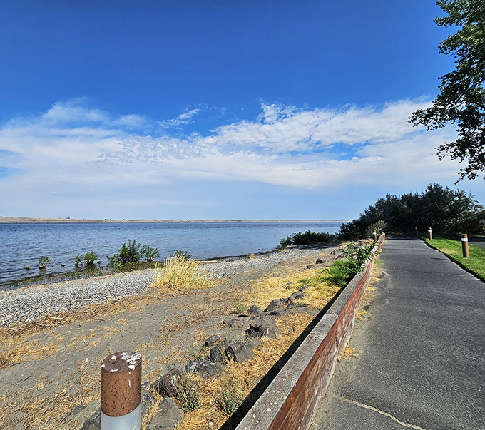Railroad tracks through sagebrush country &ndash; it's the retirement backdrop Bob Dylan would write songs about.