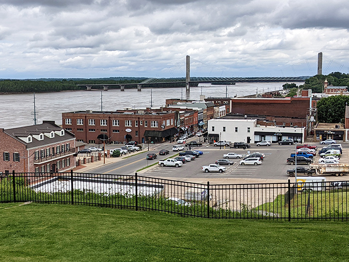 The Mississippi River here is a working river, a powerful, constant backdrop to a town that&rsquo;s both historic and alive.