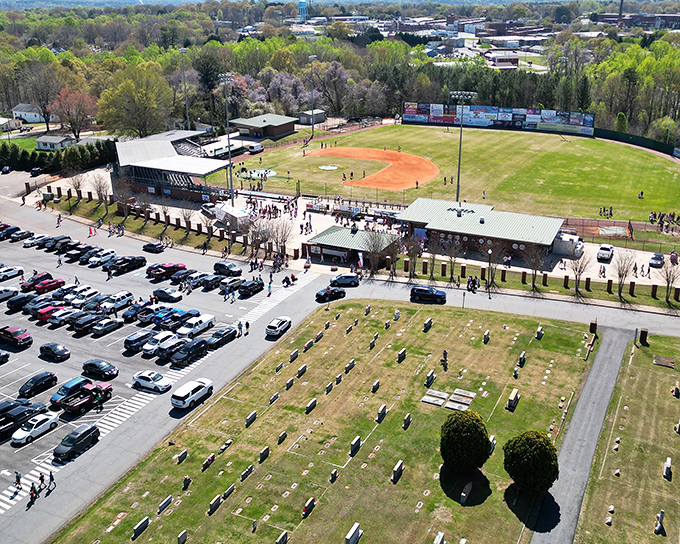 Small-town storefronts frame distant peaks, creating picture-perfect scenes that never get old or expensive. 