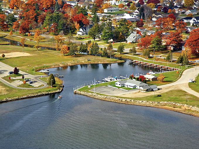 This bay-side community offers the perfect recipe: stunning water views mixed with costs that actually make sense for once.