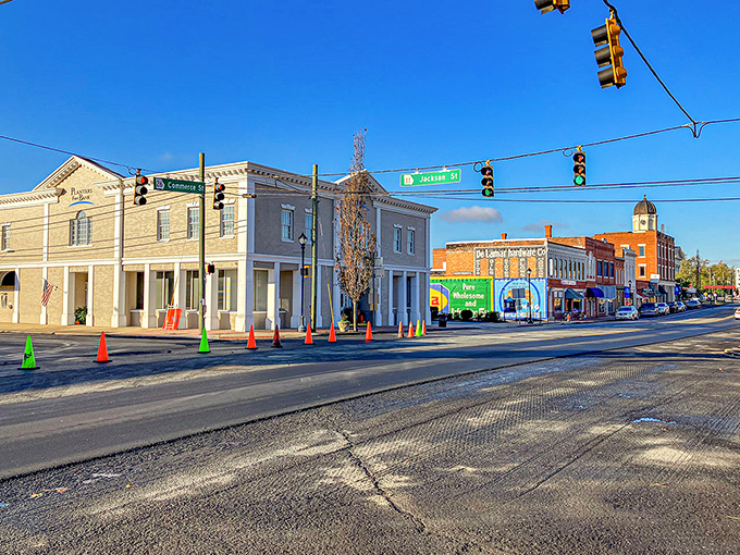 Hawkinsville's historic courthouse stands proud as the centerpiece of this budget-friendly Georgia community.