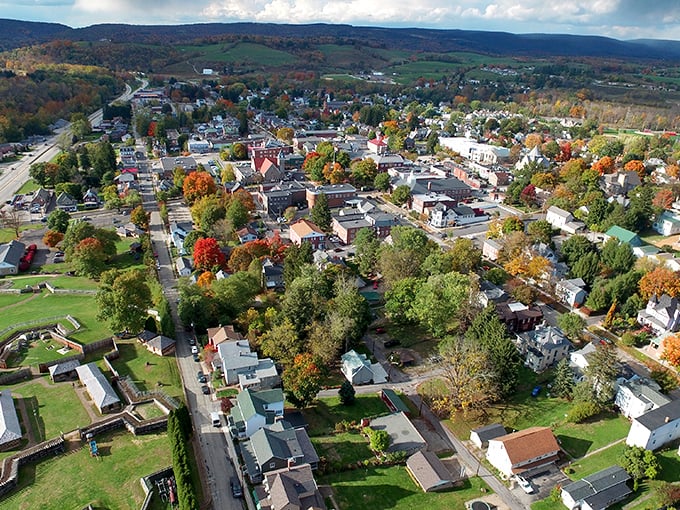 Ligonier's autumn splendor transforms the town into a painter's palette of reds, oranges, and golds.
