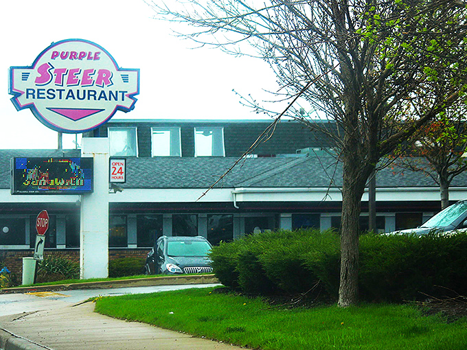 Classic restaurant architecture meets modern Highland appetites in this timeless comfort food haven.