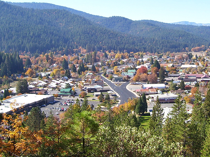 Forest-covered hills embrace this charming town like a warm blanket on chilly mornings.