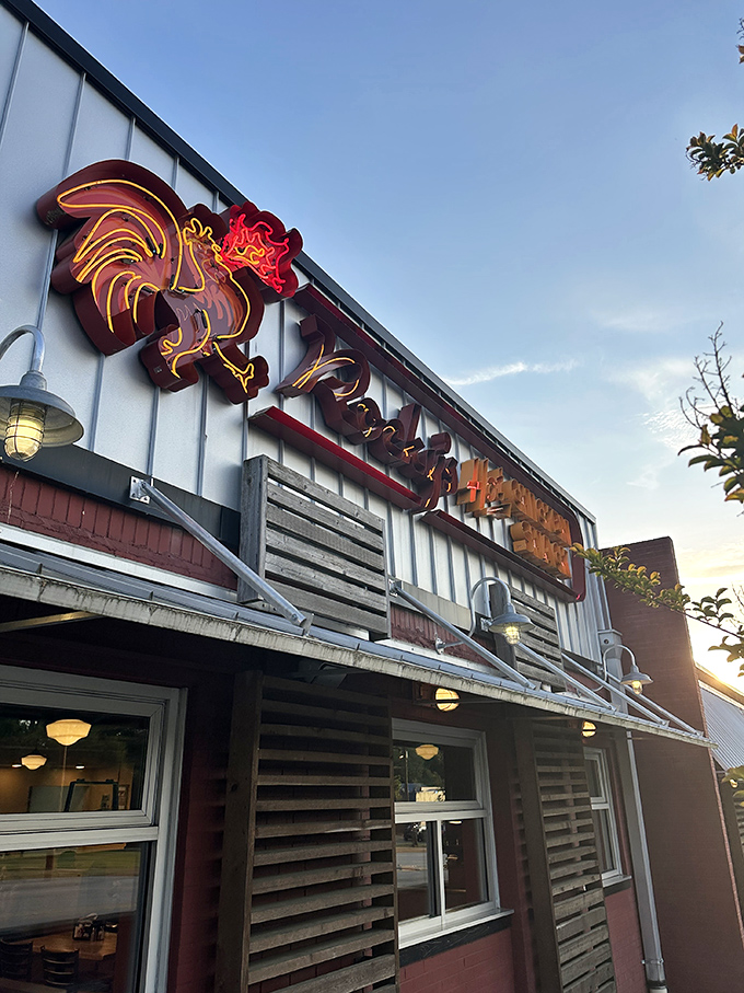 When neon calls your name, you answer &ndash; especially when it promises chicken with serious heat.