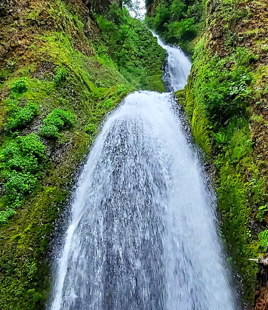 breathtaking oregon waterfall escape ftr