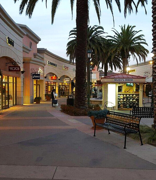 california biggest outlet mall ftr