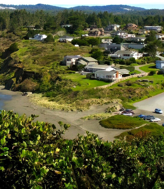 california seaside shoreline town ftr