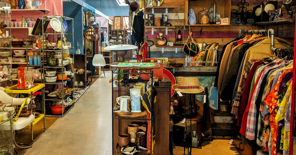 The Enormous Antique Store In California With Thousands Of Treasures ...