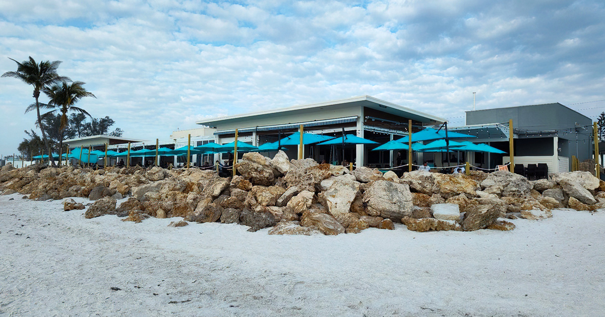 12 Charming Beachfront Restaurants In Florida With Outrageously ...