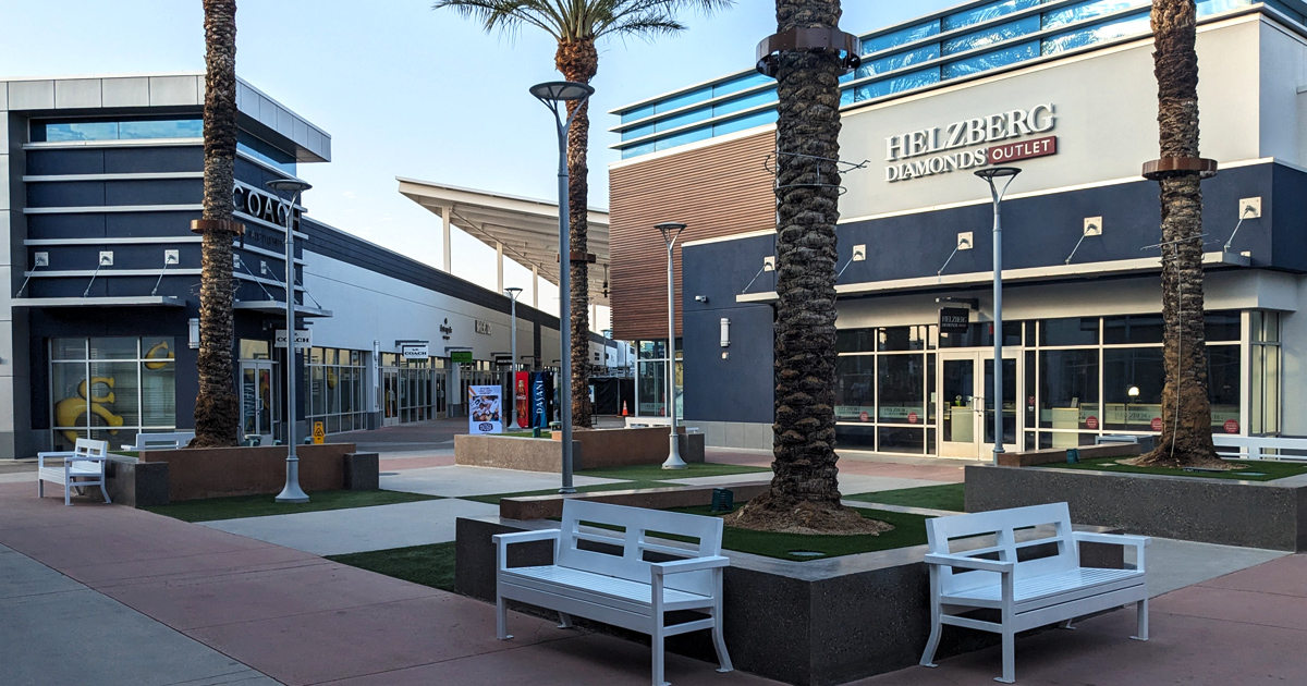 The Massive Outlet Mall In Arizona Where You Can Fill A Whole Cart For $45