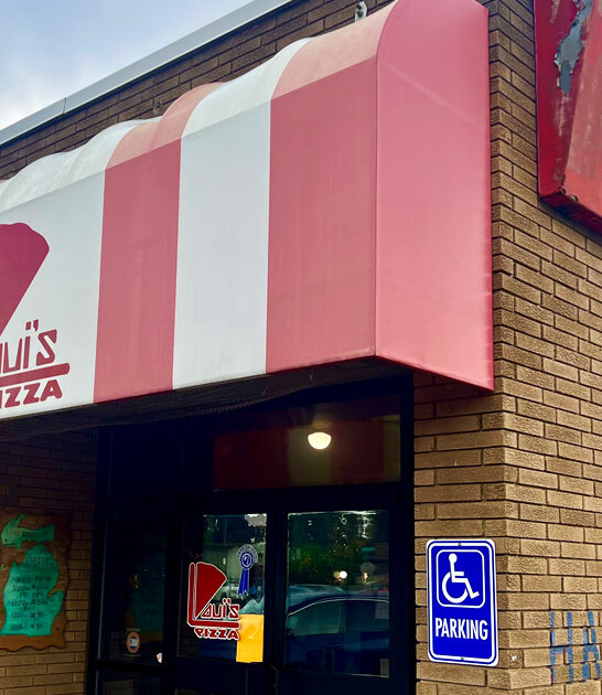 dish pizza legendary michigan ftr