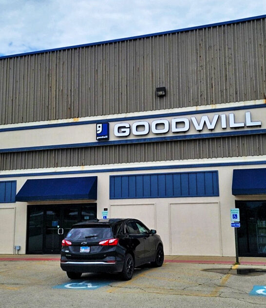 dreamiest secondhand shops illinois ftr