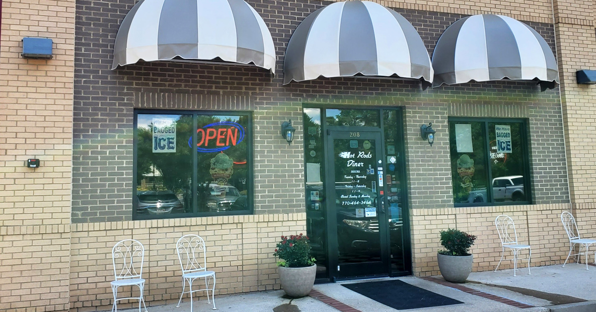 People Drive From All Over Georgia To Eat Burgers At This Unassuming Diner