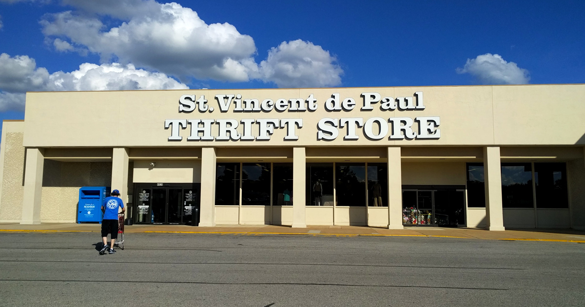 The Enormous Thrift Store In Missouri Where You Can Fill A Trunk For ...