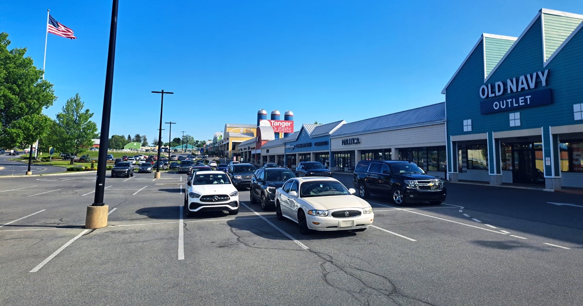 7 Enormous Outlet Malls In Pennsylvania That Are Absolutely Worth The Drive