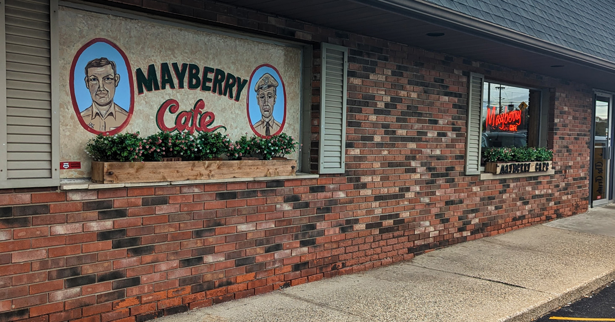 The Funky Diner In Indiana That Locals Swear Has The State's Best ...