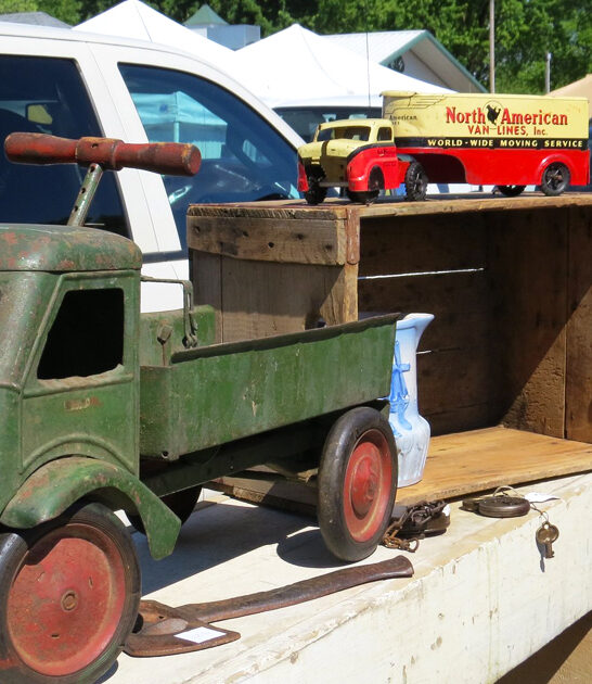 gigantic flea market wisconsin ftr