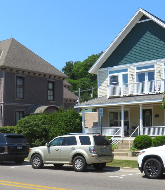 gorgeous towns michigan retirees ftr