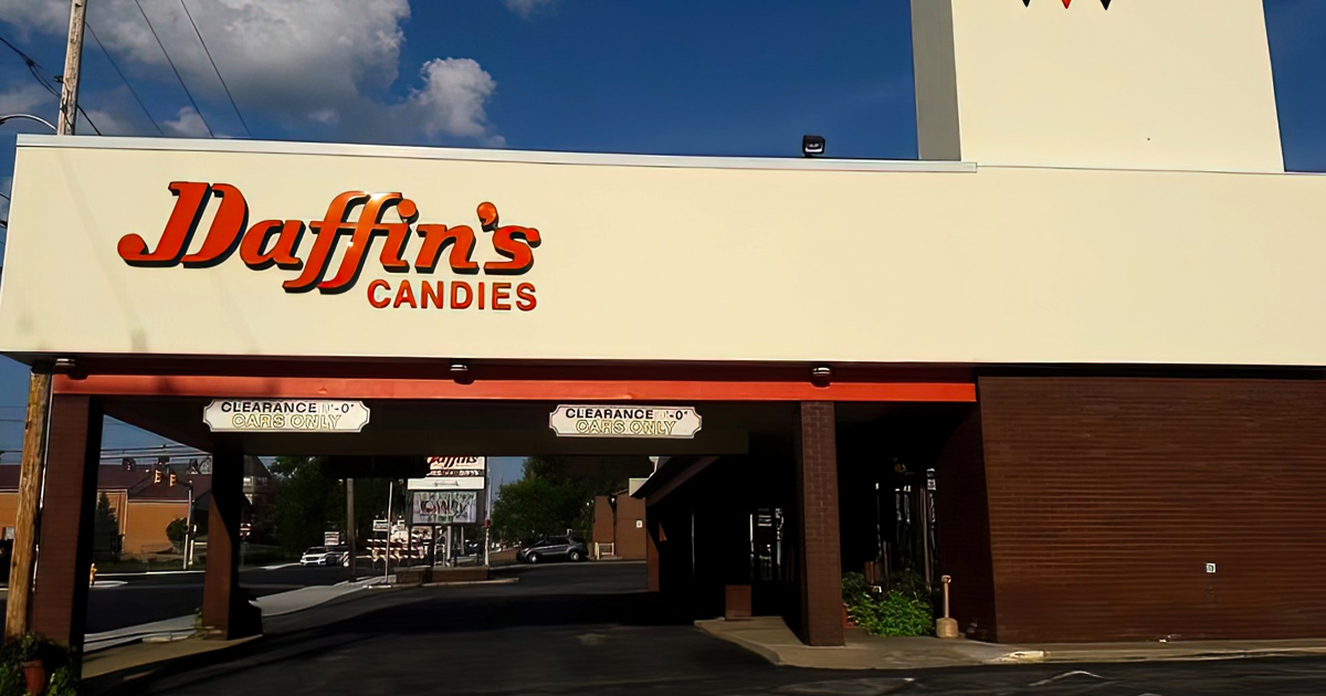 The Old-School Chocolate Shop In Pennsylvania Locals Swear Has The ...