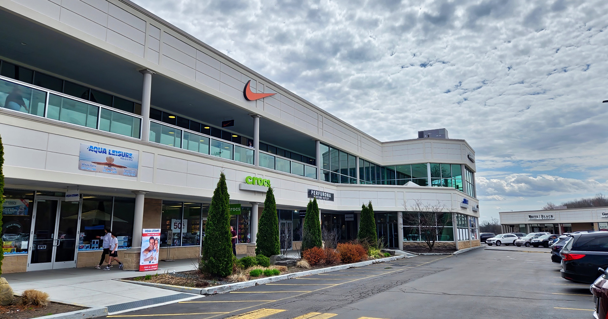 The Massive Outlet Mall In Pennsylvania Where $45 Goes Further Than You ...