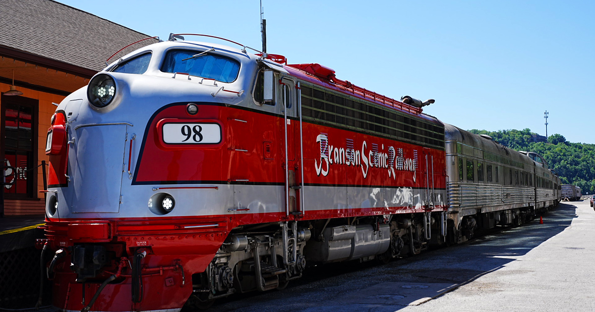 The Scenic Train Ride In Missouri That Belongs On Everyone’s Bucket List
