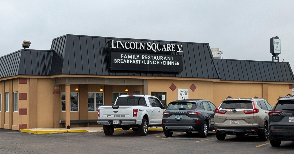 The No-Fuss Restaurant In Ohio Locals Swear Has The State’s Best French ...