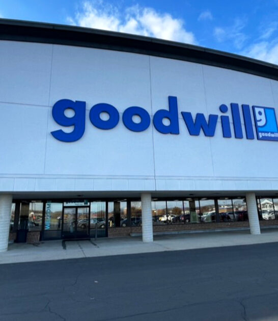 ohio secondhand store scene ftr