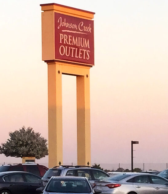 outlet malls wisconsin drive ftr