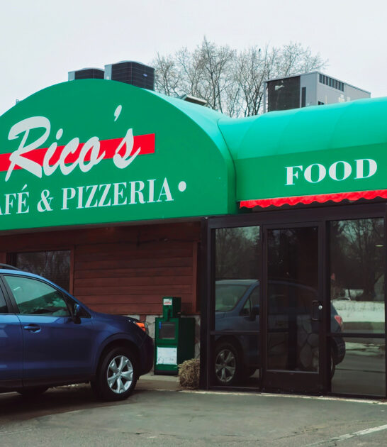 pizza joints michigan popular FTR