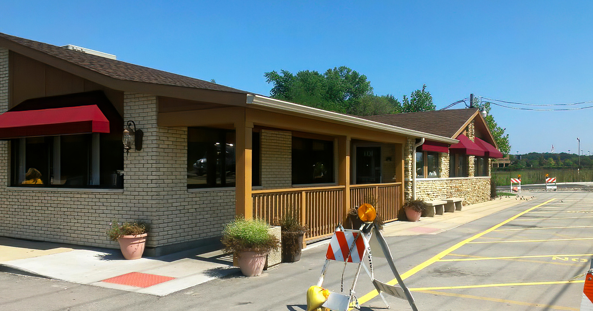 The Unassuming Restaurant In Illinois That Locals Swear Has The Best ...