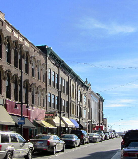 retire comfortably cities illinois ftr