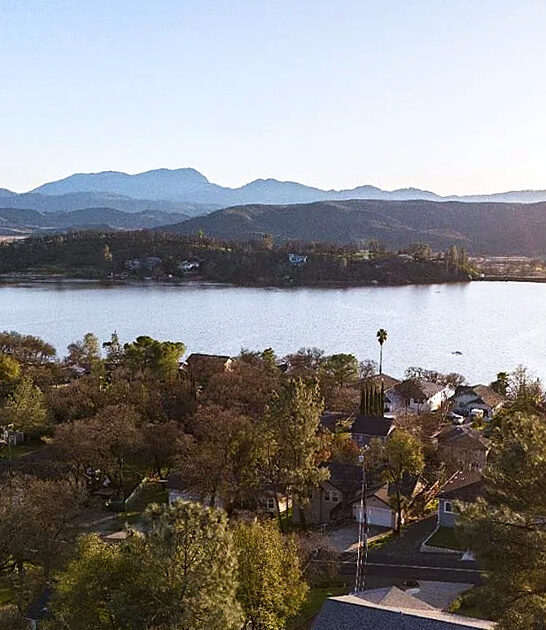 scenic lake town california ftr