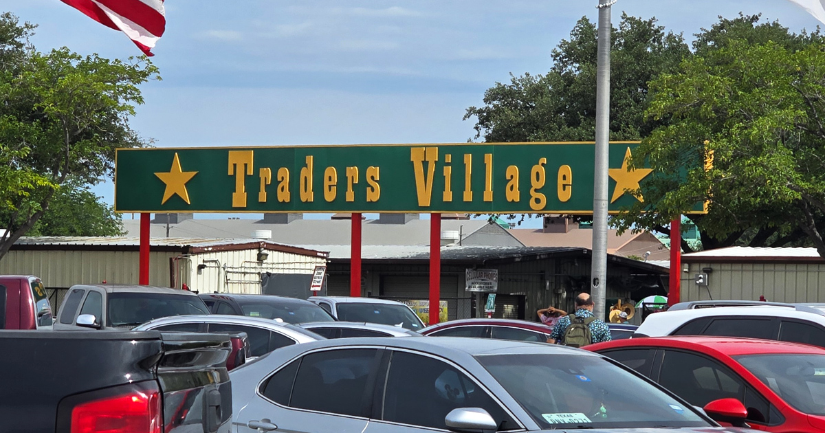 9 Enormous Flea Markets In Texas Where You Can Lose Yourself For Hours
