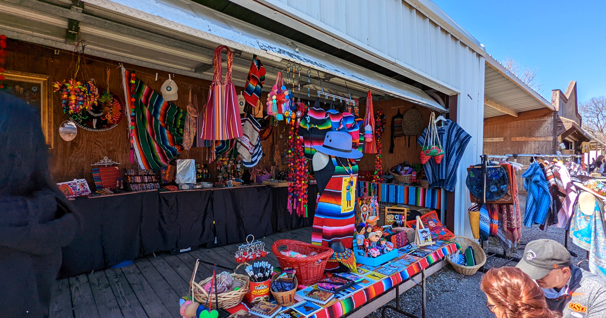 11 Enormous Flea Markets In Texas Every Antique Lover Should Visit