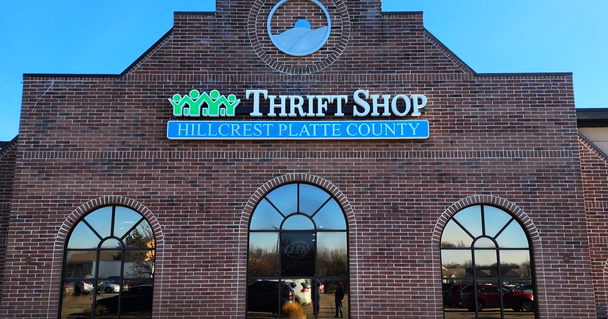 The Massive Thrift Store In Missouri Where You Can Build A New Wardrobe ...