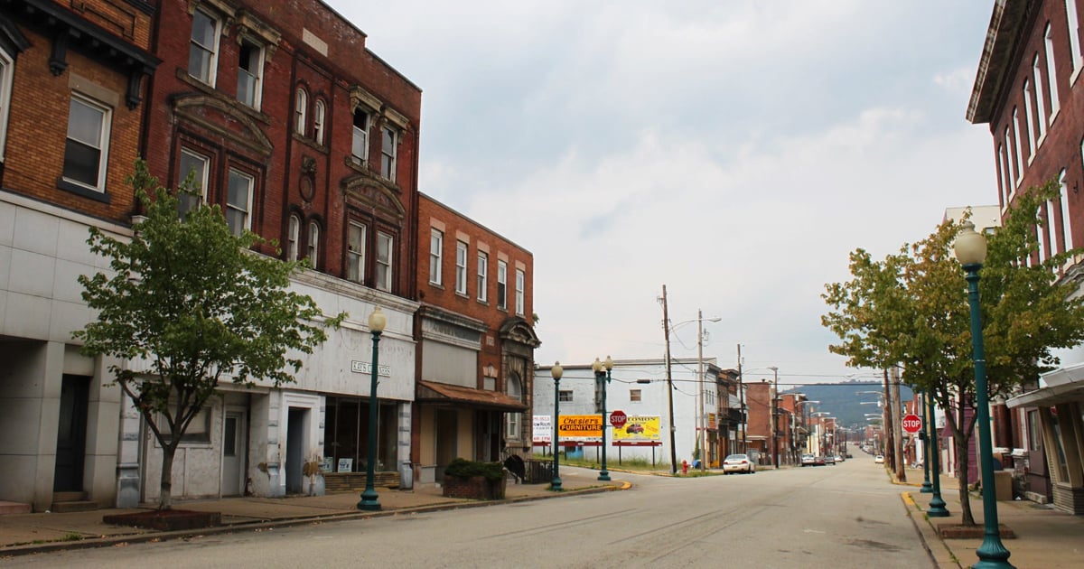 This Gorgeous Small Town In Pennsylvania Is The Perfect Place To Escape ...