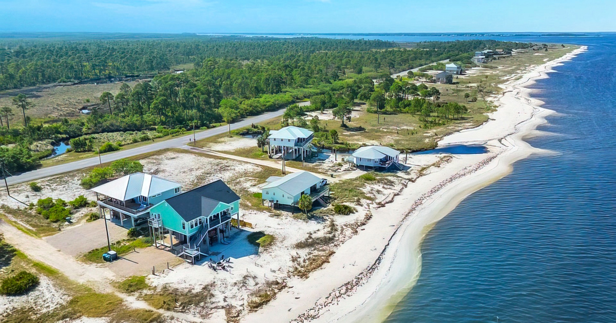 The Gorgeous Beach Town In Florida That Looks Like Stepping Into A Real ...