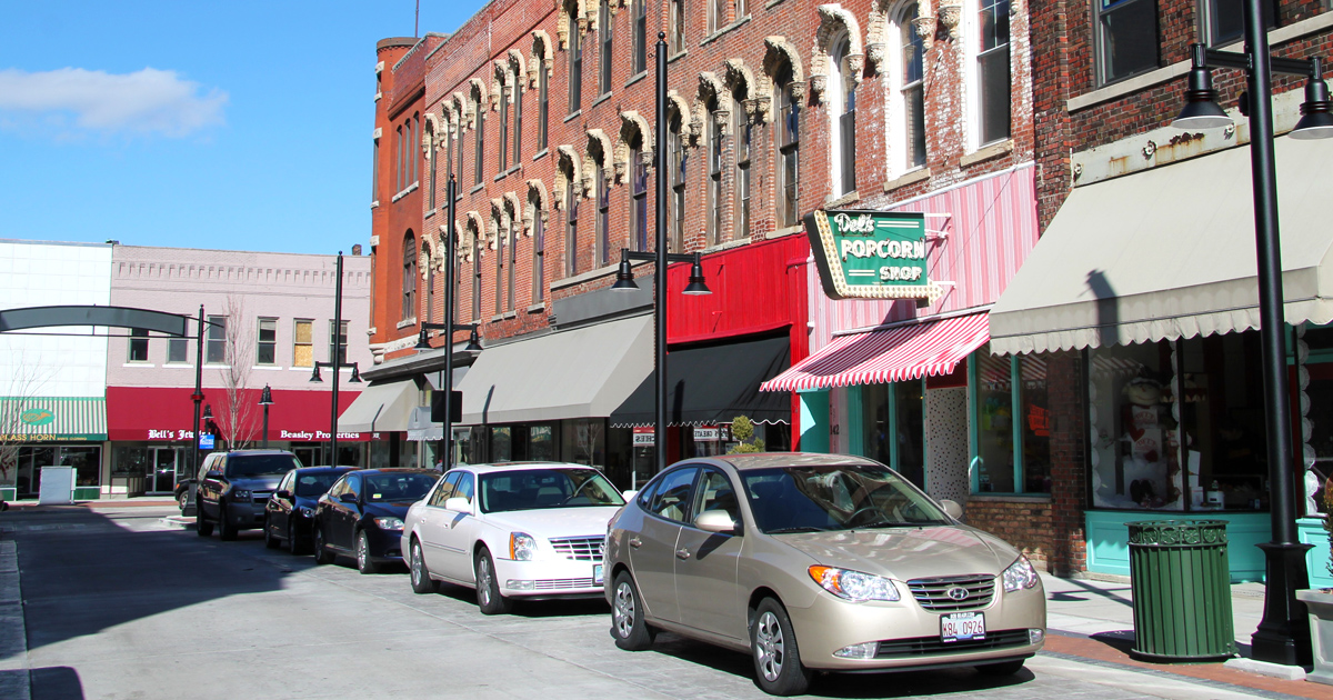 10 Underrated Small Towns In Illinois That Locals Want To Keep Secret