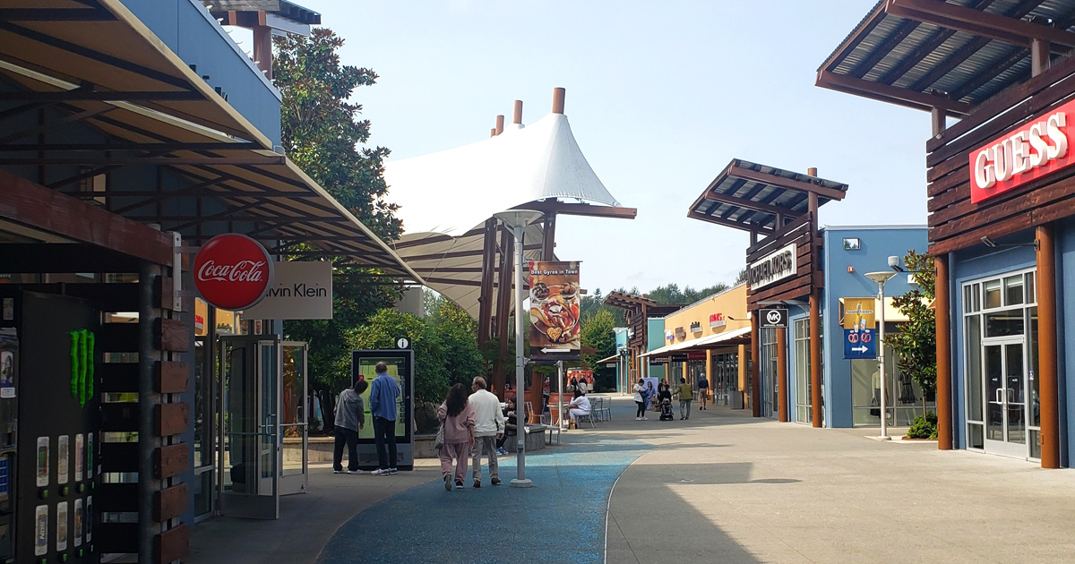 The Enormous Outlet Mall In Washington That’ll Make Your Bargain ...